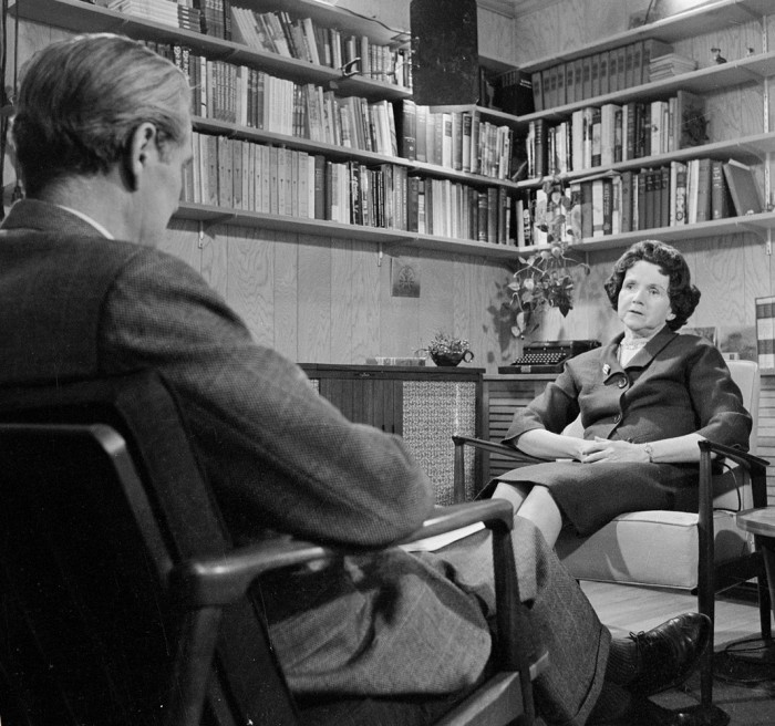 33 Iconic Images Of Women In History (PHOTOS) - The Trent