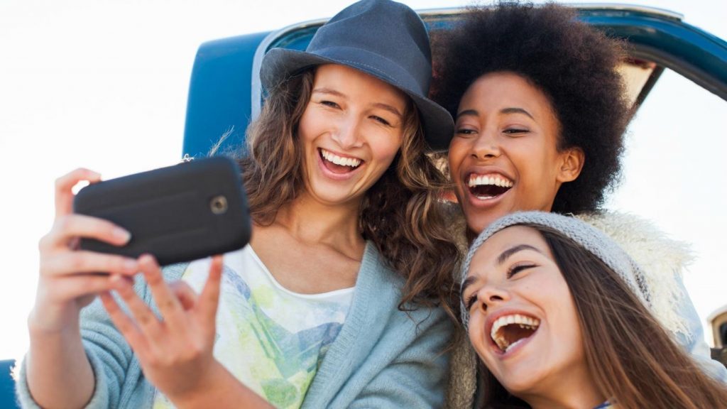 6 Tips On How To Create An Outgoing Personality - The Trent