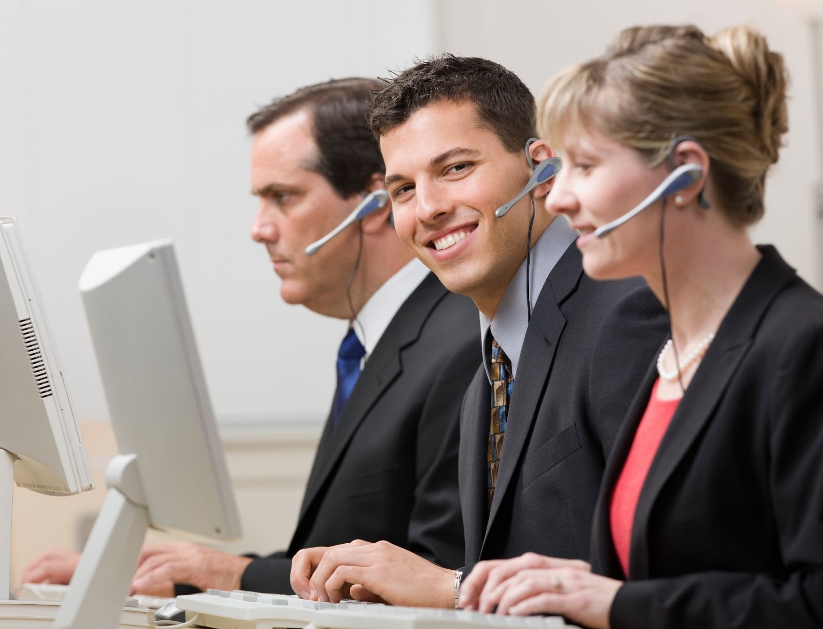 telemarketers phone marketing campaign office outbound telemarketing ...
