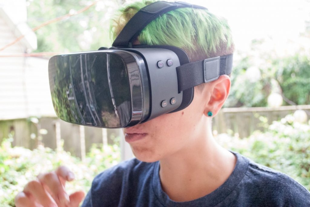 The Best 8 VR Headsets For Adult Entertainment In 2020 - The Trent