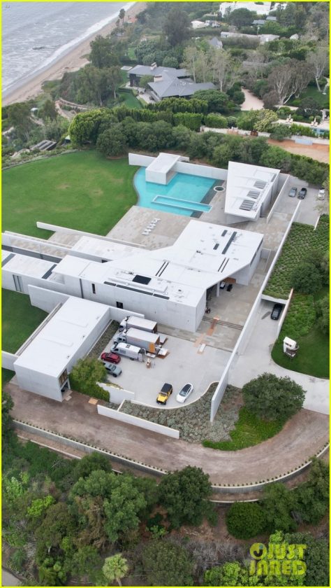 Jay-Z and Beyoncé Buy California's Most Expensive Home: A $200 Million Malibu Mansion - The Trent