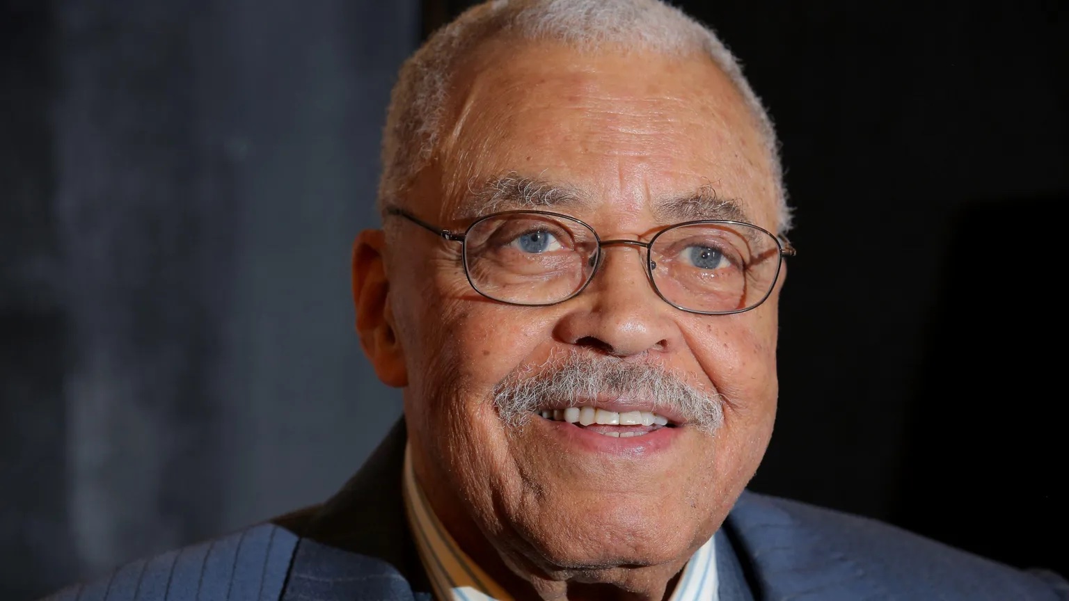 James Earl Jones, Legendary Actor Known for Iconic Voice of Darth Vader ...