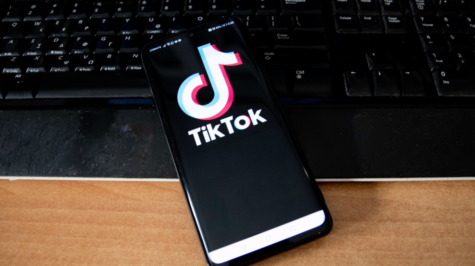 TikTok Users in Canada Report Outages as U.S. Ban Takes Effect - The Trent